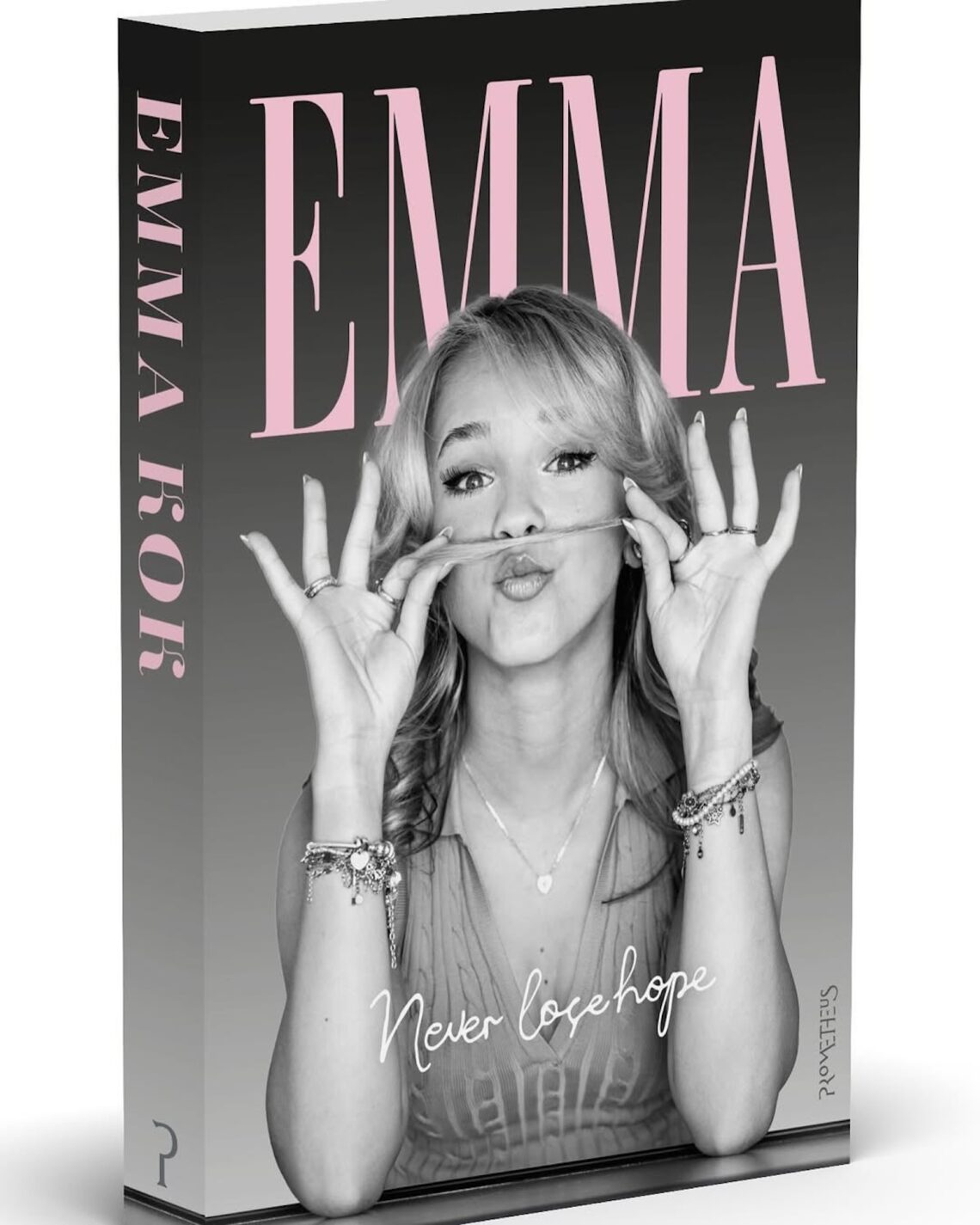 OMG! Emma Kok doet een verrassend boekje open – Muziekzine