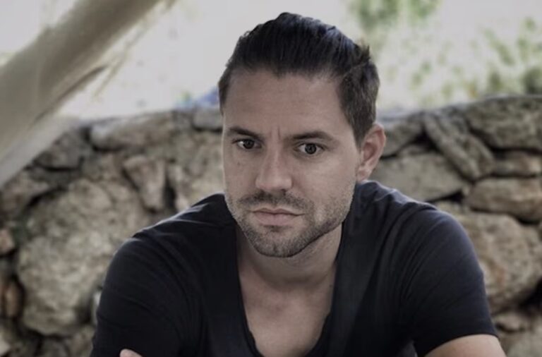 Zorgen om Simon Keizer: ‘Ik kan het niet’ – Muziekzine