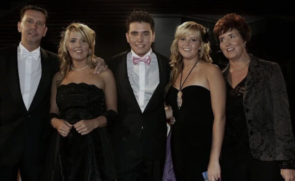 Monique Smit deelt hartverscheurend bericht: “Zo jong nog…” – Muziekzine